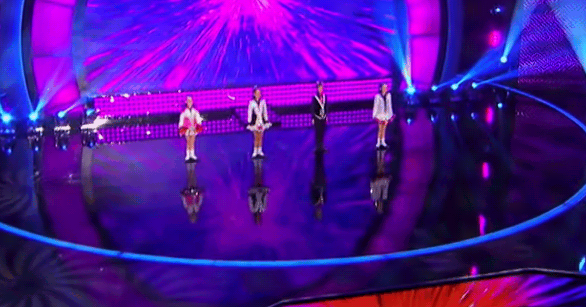 4 mici dansatori sunt invitaţi într-o emisiune televizată, dar nu vă ...